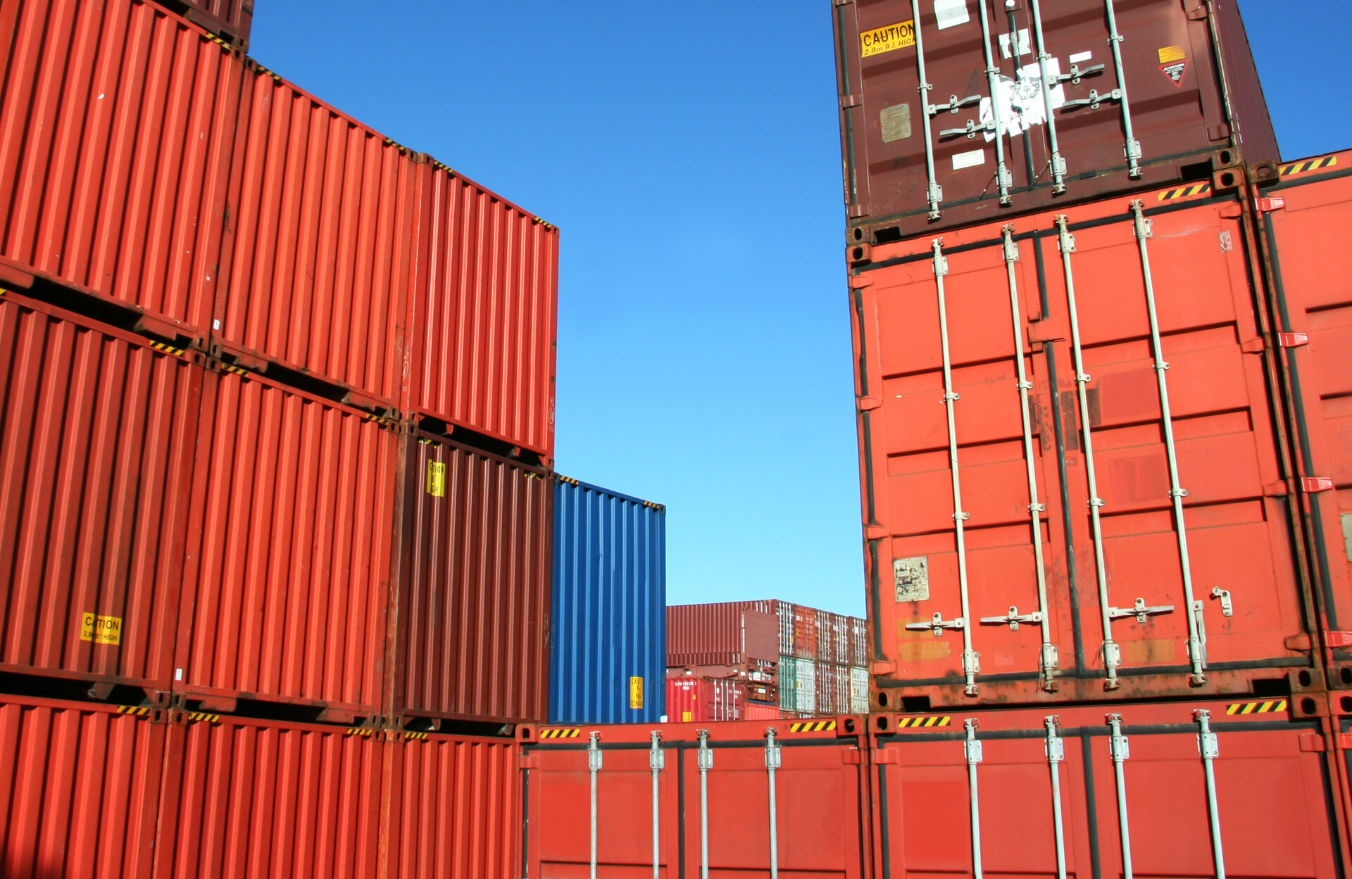 Containerization in software: revolution in deployment processes - RISC ...